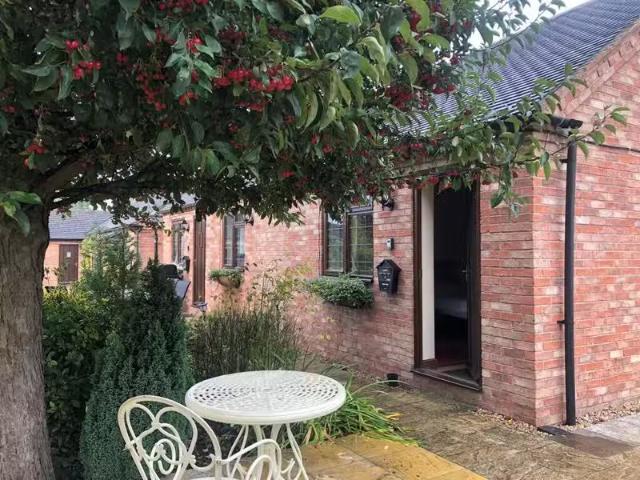 Deal! 1 BA 1 bedroom house for rent in Parks Rest, Cadeby Lane.