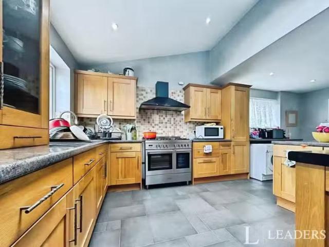 Charming 1 BA 1 bedroom house share for rent in The Hides, Har.