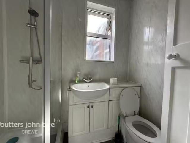 For Rent! 1 BA 1 bedroom house share for rent in Underwood Lan.