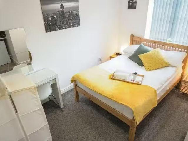 Just in! 1 BA 1 bedroom house share for rent in Block 4, Room.