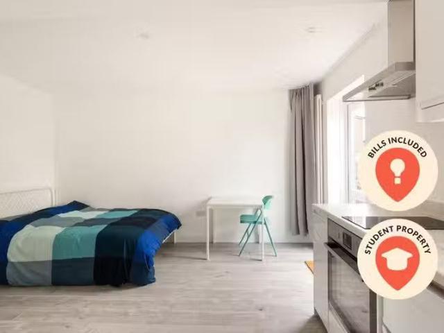 For Rent! 1 BA 1 bedroom house share for rent in Doncaster Roa.