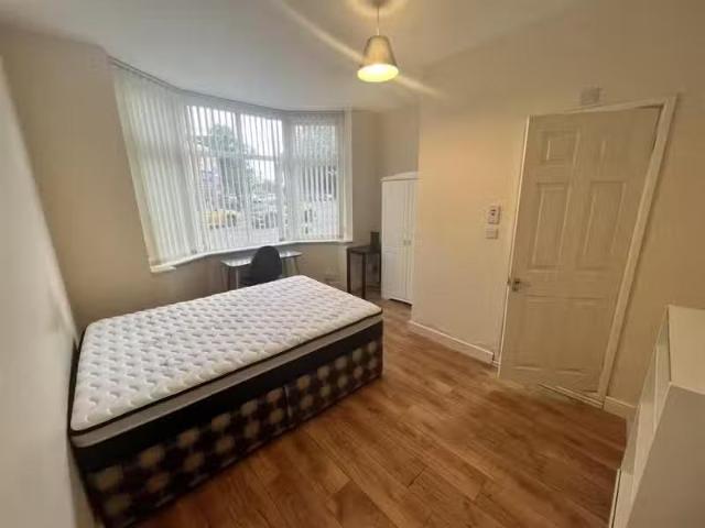 Cheap 1 BA 1 bedroom house share for rent in Ensuite 1, Hearsa.