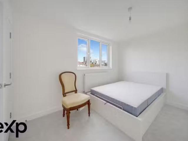 Deal! 1 BA 1 bedroom house share for rent in Latham Road, Bexl.