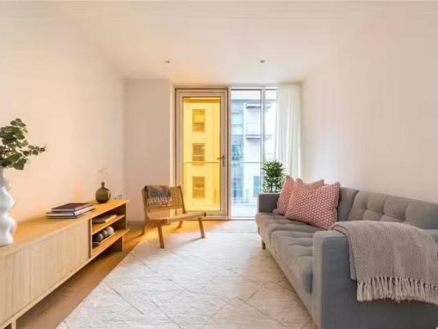 Cozy 1 BA 1 bedroom property to let in Millharbour, London, E1.