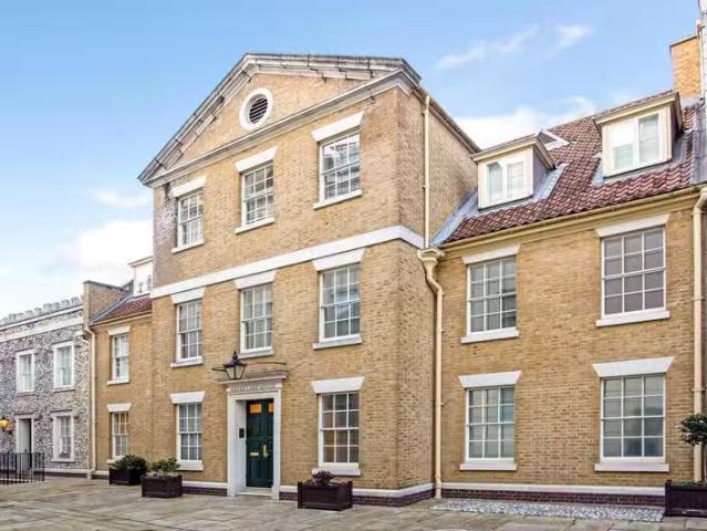 For Rent! 1 BA 1 bedroom property to let in Water Lane, Richmo.
