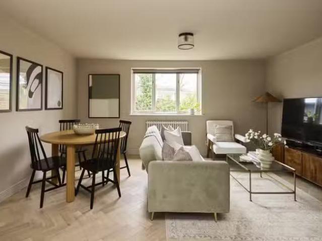 New 1 BA 1 bedroom property to let in Varsity Drive, Twickenha.