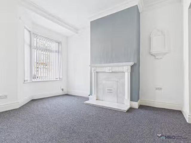 Cheap 1 BA 2 bedroom terraced house for rent in Wharncliffe St.
