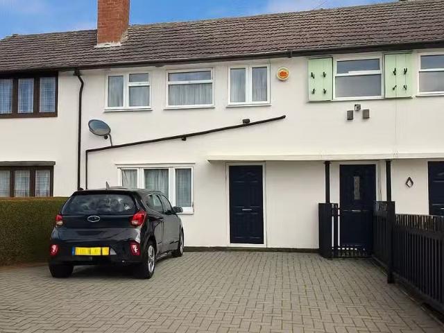 New 1 BA 2 bedroom terraced house for rent in Admington Road.