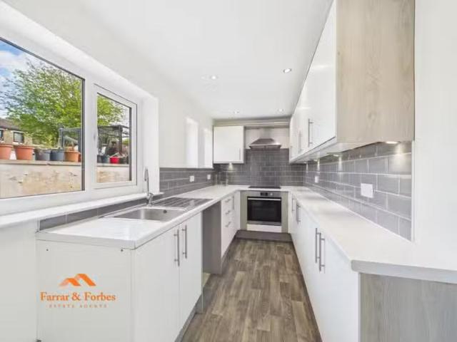 For Rent! 1 BA 2 bedroom terraced house for rent in Chad Stree.