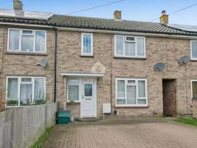 For Rent! 1 BA 2 bedroom terraced house for rent in Fordham, C.