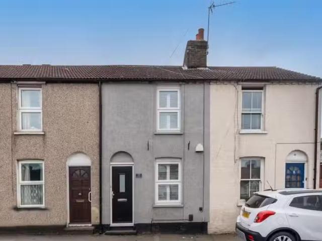 Deal! 1 BA 2 bedroom terraced house for rent in High Road, Wil.