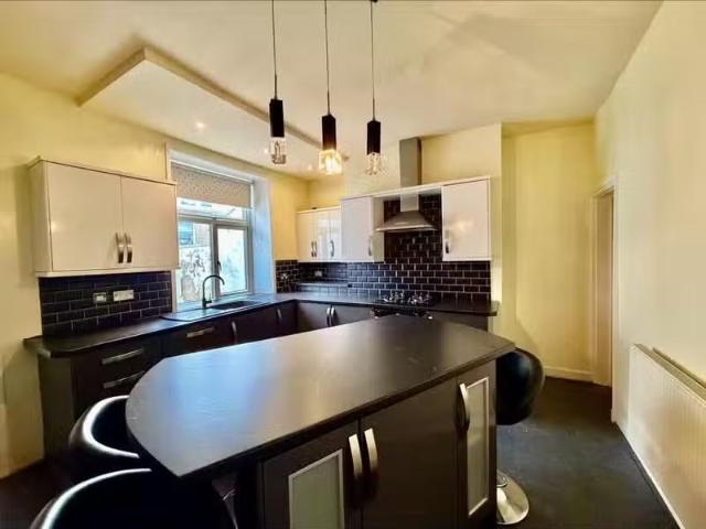For Rent! 1 BA 2 bedroom terraced house for rent in Rosegrove.
