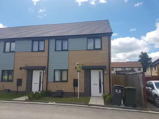 For Rent! 1 BA 2 bedroom town house for rent in Flying Fox Cre.