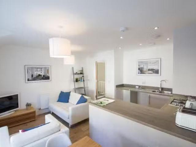 Nice 1 BA 2 bedroom apartment for rent in Albert Road, Morecam.