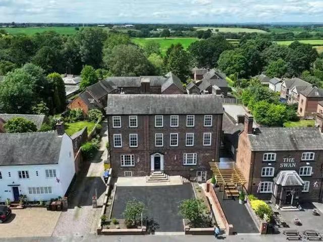 For Rent! 1 BA 2 bedroom apartment for rent in Bow Hill House.