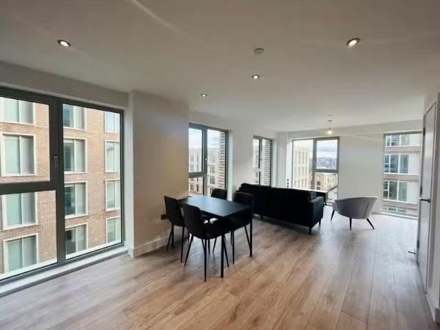 Rental! 1 BA 2 bedroom apartment for rent in Bristol Street, B.
