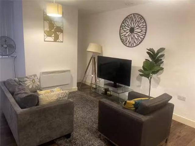For Rent! 1 BA 2 bedroom apartment for rent in Broadway Reside.