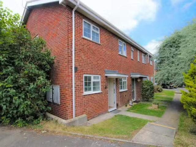 Charming 1 BA 2 bedroom apartment for rent in Glynbridge Garde.