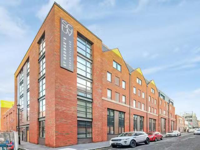 Cheap 1 BA 2 bedroom apartment for rent in Dayus House, Tenby.