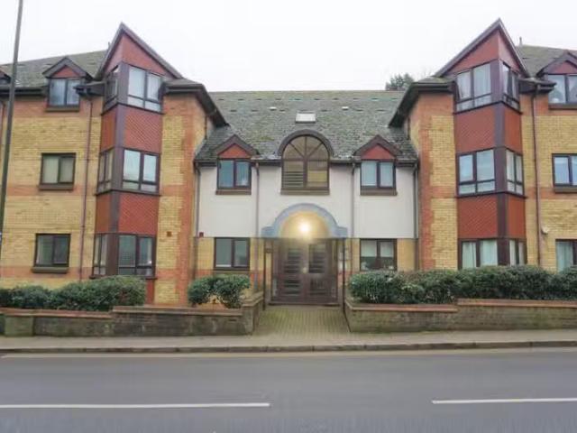 Deal! 1 BA 2 bedroom apartment for rent in Hatfield Road, St..