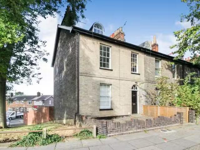 For Rent! 1 BA 2 bedroom apartment for rent in Norwich Road, I.