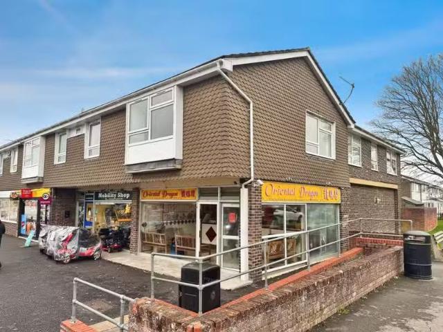 Rental! 1 BA 2 bedroom apartment for rent in Paxcroft Way, Tro.
