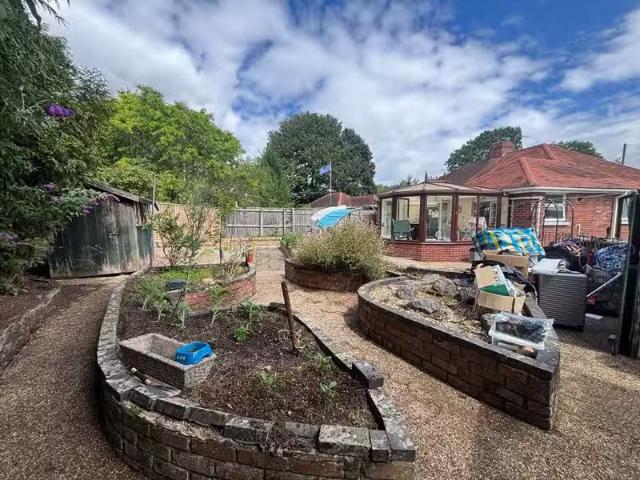 For Rent! 1 BA 2 bedroom bungalow for rent in Woolsery Grove.