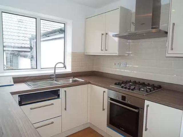 Unique 1 BA 2 bedroom bungalow for rent in Mill Crescent, King.