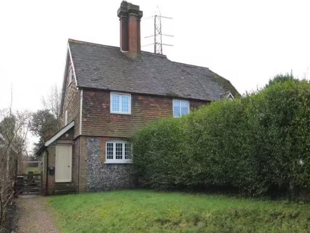 Cozy 1 BA 2 bedroom cottage for rent in Keston, Blackness Lane.