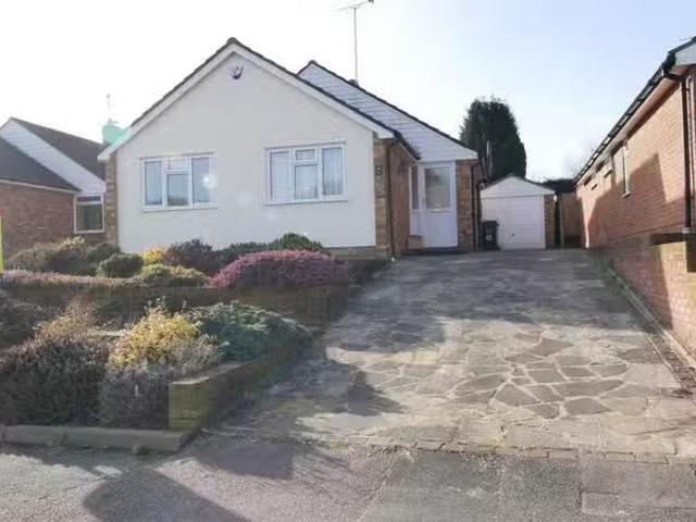 Deal! 1 BA 2 bedroom detached bungalow for rent in Brookside C.