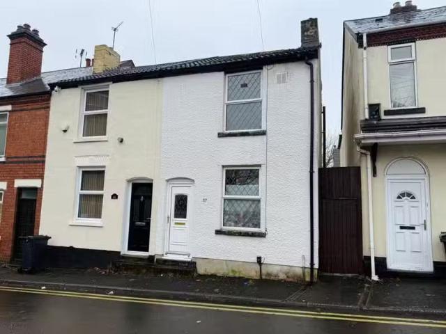 Cheap 1 BA 2 bedroom end of terrace house for rent in Vicarage.
