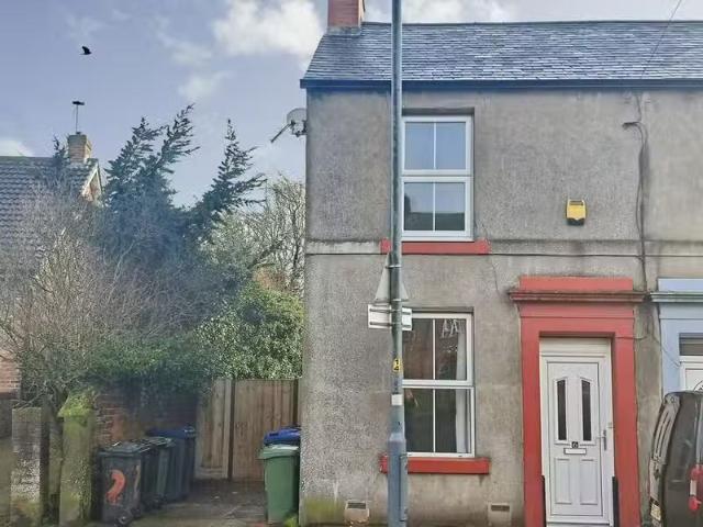 For Rent! 1 BA 2 bedroom End Terrace House to rent, Strand Ter.