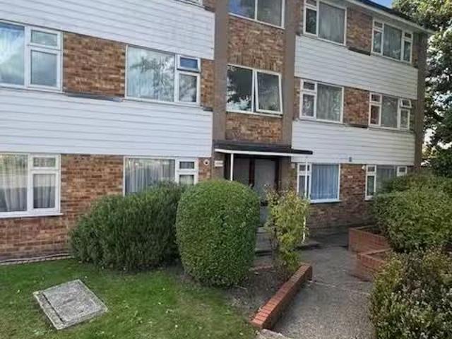 Nice 1 BA 2 bedroom flat for rent in Nicola Close, Harrow, HA3