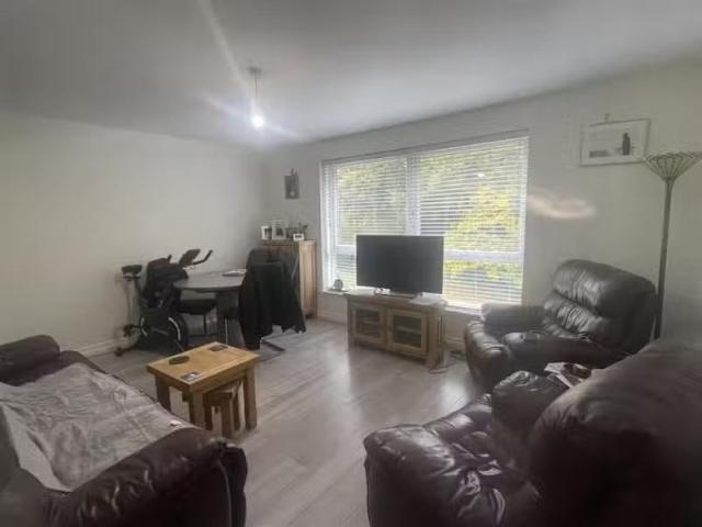 Deal! 1 BA 2 bedroom flat for rent in Northbrook Road, Shirley.