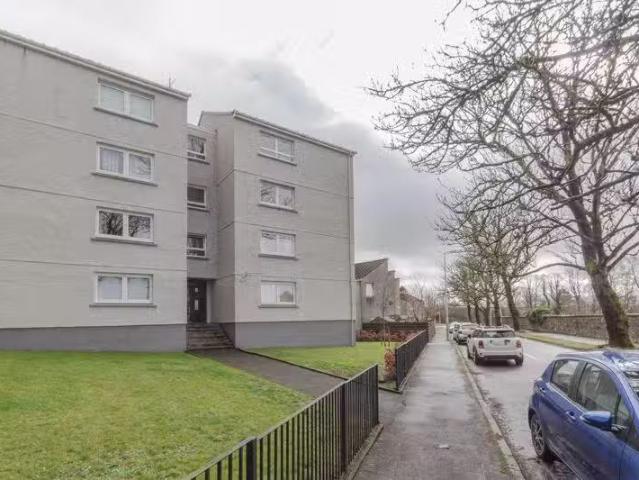 New 1 BA 2 bedroom flat for rent in Old Luss Road, Helensburgh.