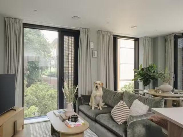 Just in! 1 BA 2 bedroom flat for rent in One Eastside, 2 Jenne.