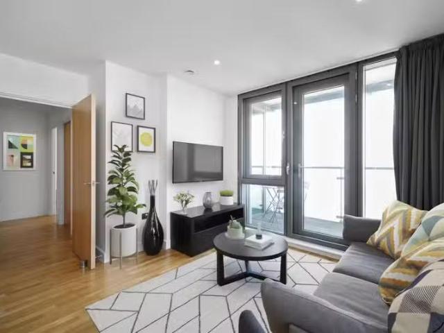 Rental! 1 BA 2 bedroom flat for rent in One Eighty Stratford.