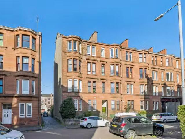 Deal! 1 BA 2 bedroom flat for rent in Apsley Street, Thornwood.