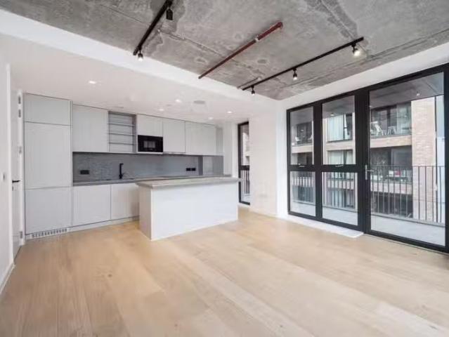 Cozy 1 BA 2 bedroom flat for rent in Bayford Street, Dalston.