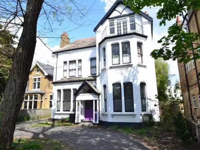 New 1 BA 2 bedroom flat for rent in Blyth Road, Bromley, BR1