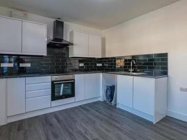 Nice 1 BA 2 bedroom flat for rent in Cathedral Road, Pontcanna.