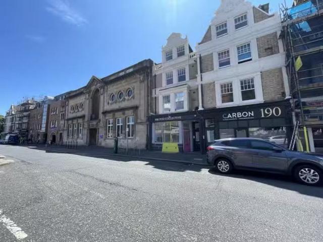 For Rent! 1 BA 2 bedroom flat for rent in Church Road, Hove, E.