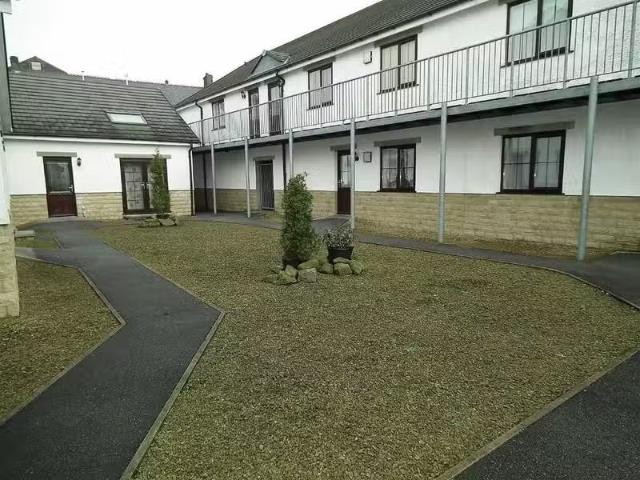 For Rent! 1 BA 2 bedroom flat for rent in Colne Lane, Colne, L.