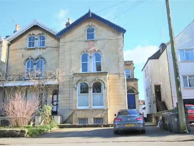 For Rent! 1 BA 2 bedroom flat for rent in Cotham Road, BS6