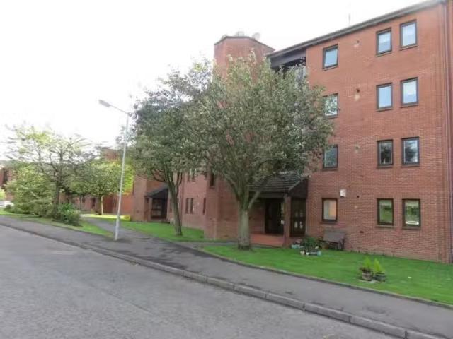 Cozy 1 BA 2 bedroom flat for rent in Durward Court, Glasgow, G41