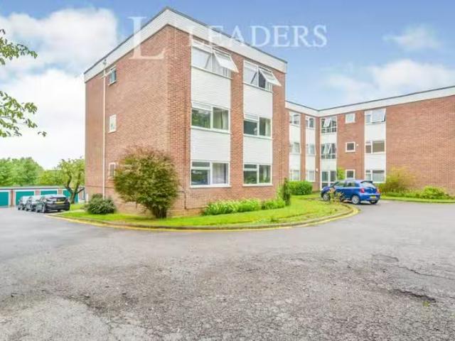 Unique 1 BA 2 bedroom flat for rent in Eastbury Court, Lemsfor.