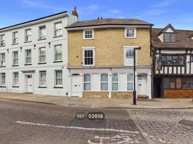 Rental! 1 BA 2 bedroom flat for rent in Fore Street, Ipswich.