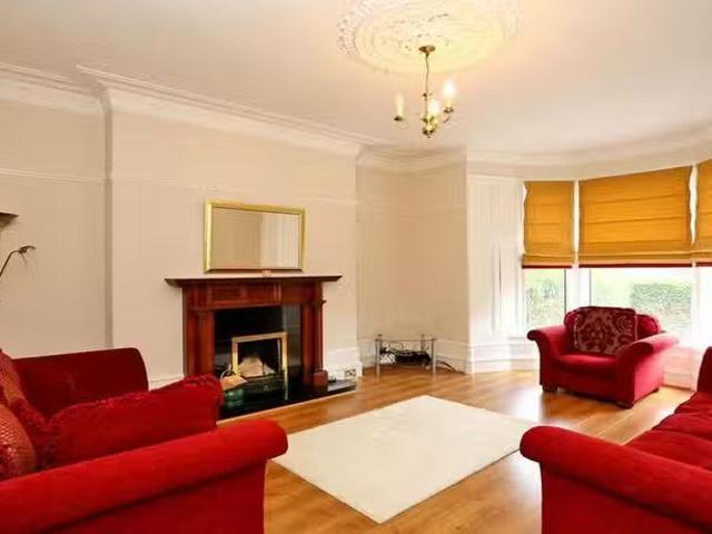 For Rent! 1 BA 2 bedroom flat for rent in Forest Avenue, Groun.