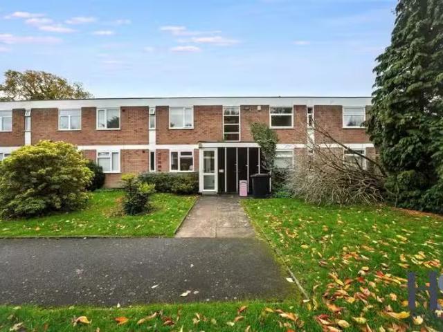 For Rent! 1 BA 2 bedroom flat for rent in Fox Hollies Road, Ha.