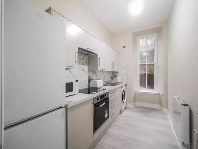 Charming 1 BA 2 bedroom flat for rent in Glasgow Street, Glasg.